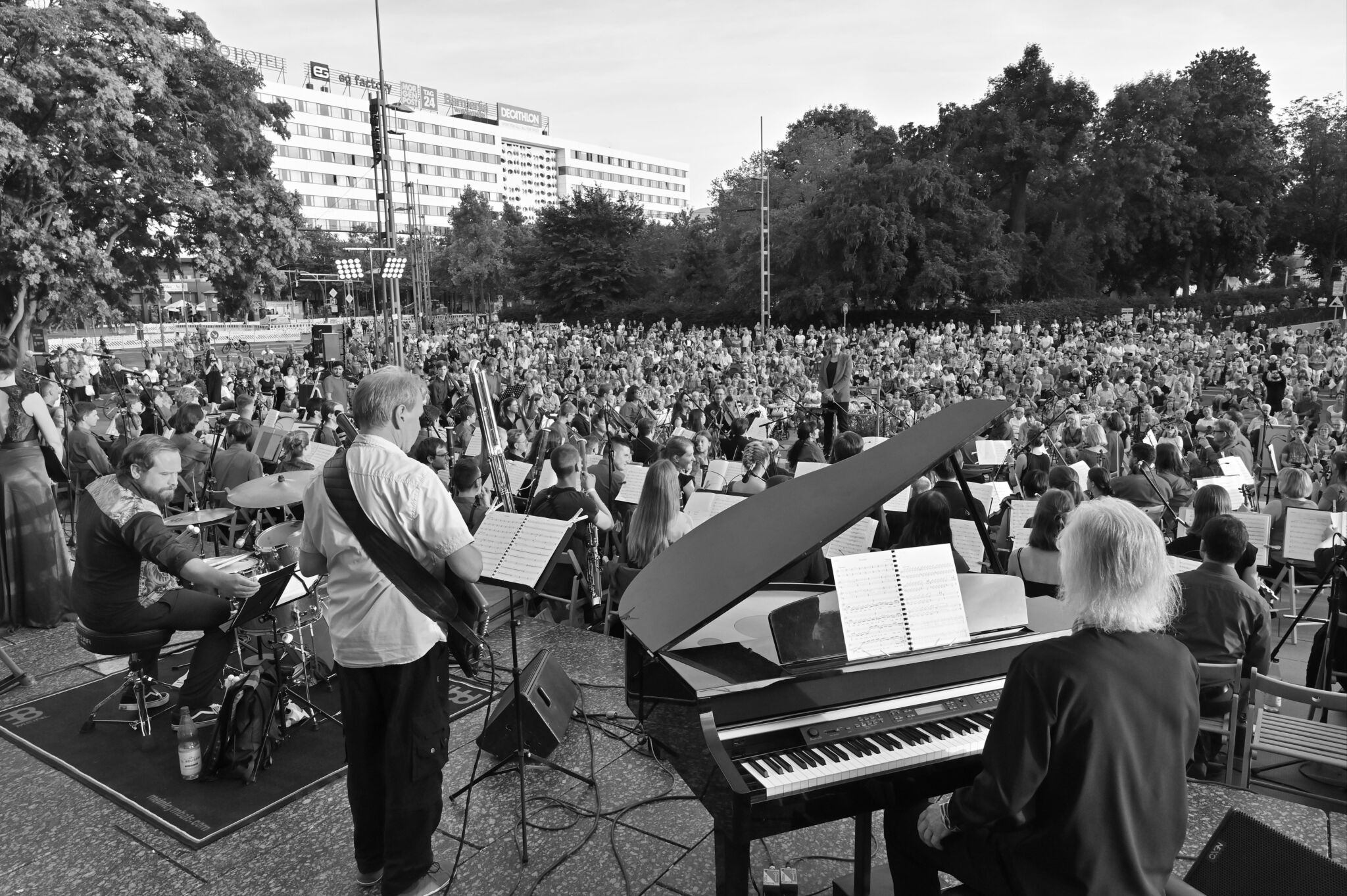 22. Mai: MOZART IN JAZZ –„Mozart & Monk“ Trio „König-Grete-Gaga“ – Sächsische Mozart ...